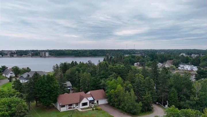 Shediac Nb 4 Bedrooms Home - Prince Edward Island