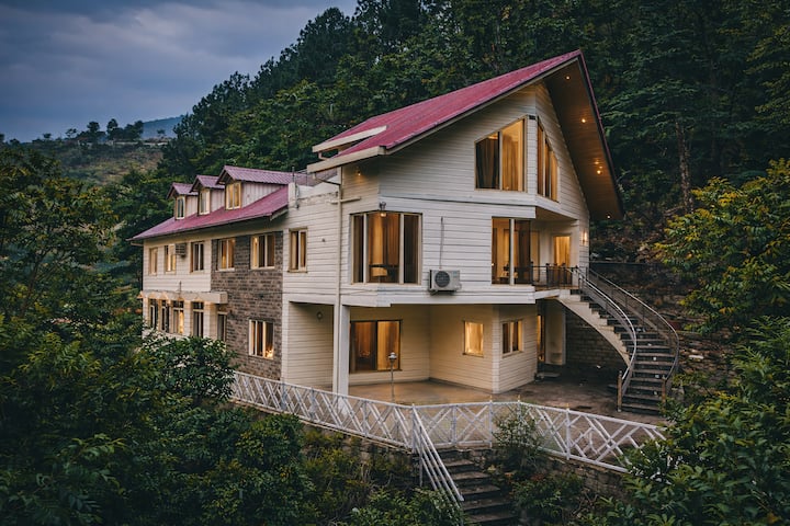 Luxury Homestay Chamba | Balcony • Forest • River - Chamba