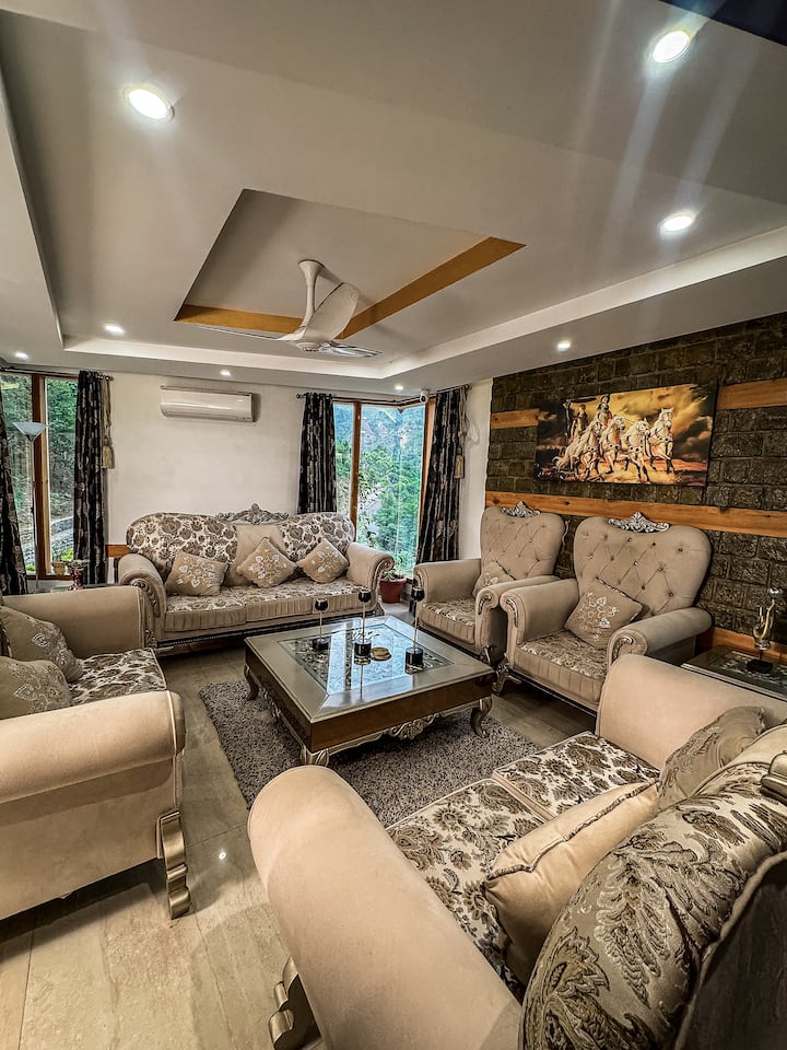 Private Penthouse W Balcony, Forest And River View - Chamba