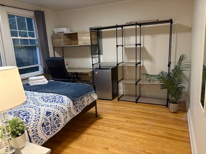 Private Room W/ Ensuite +Parking In City Core! Sb1 - Halifax Regional Municipality