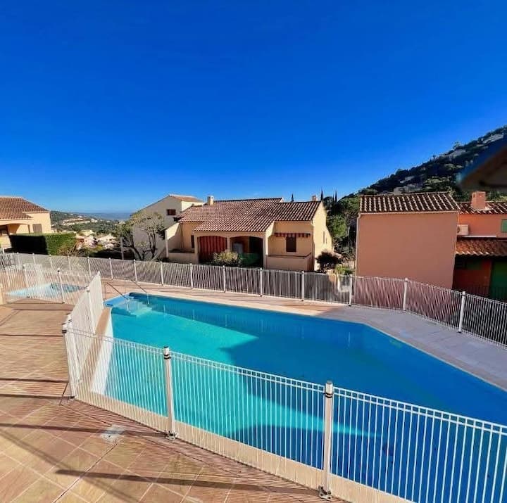 Appart à Louer à Partir 30 Juin - Rayol-Canadel-sur-Mer