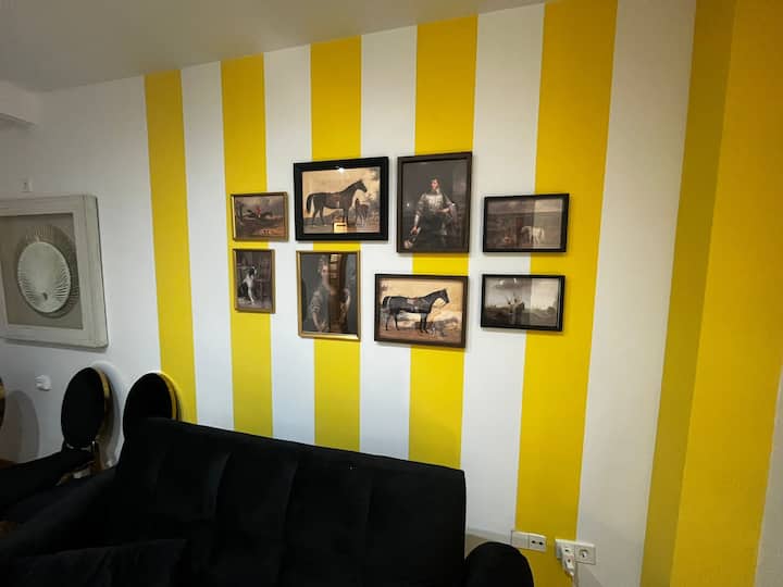 M Amarillo 5 * Estudio De Diseño Plaza Mayor - Madrid