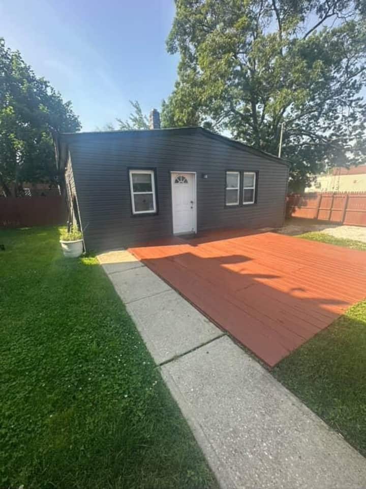 Trendy Bnb Near Everything - Deer Park, NY