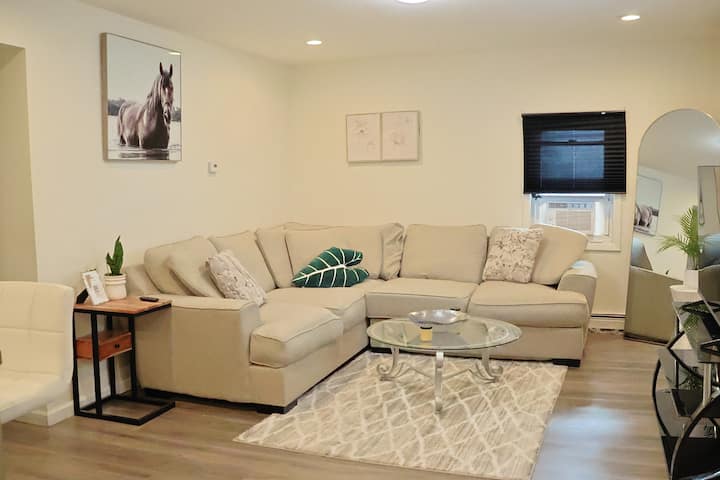 Trendy Bnb 2bed/1 Bathroom/kitchen-living Room - Deer Park, NY