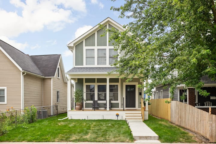 Private Family Villa Near Downtown | 2 Car Garage - Indianapolis, IN