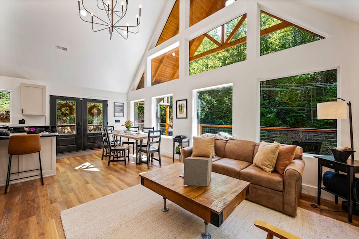 Style In The Wild | Modern Cabin - Gatlinburg, TN