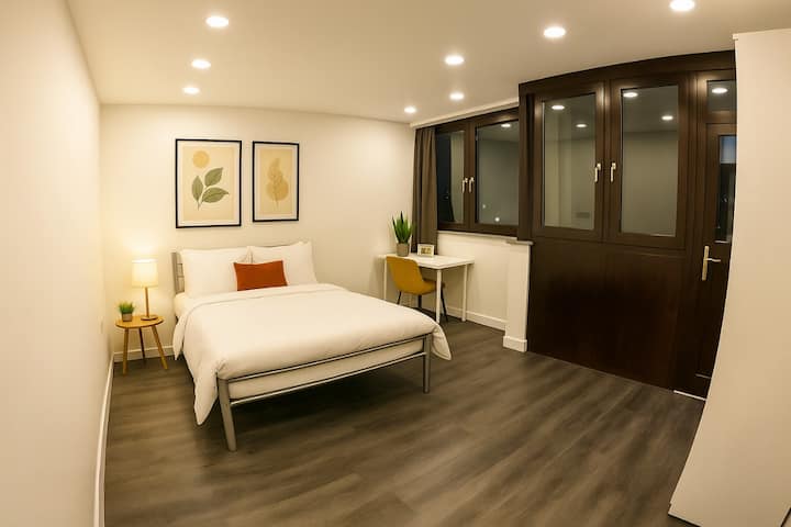 4-bed Flat • 2.5 Baths • Balcony - City of London