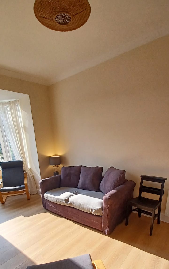 Cosy, Quiet, And Central. - Cardigan