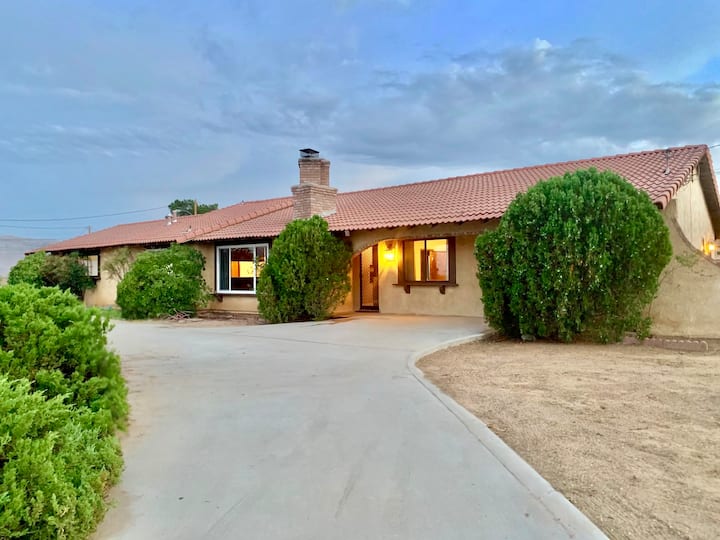 New! Desert Serenity Retreat Country Home - Hesperia, CA