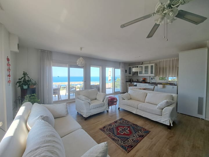 İNcirlikoy'da Denize 3 Dk Muhteşem Aile Evi - Karaburun