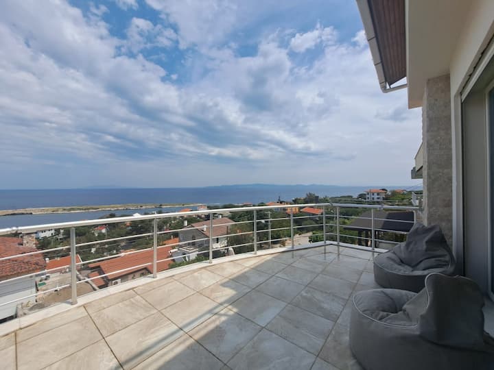 İNcirlikoy'da Denize 3 Dk Muhteşem Aile Evi - Karaburun