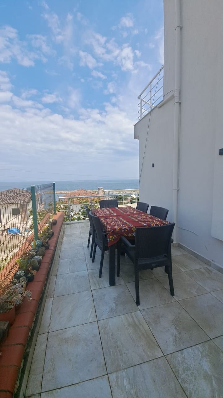 İNcirlikoy'da Denize 3 Dk Muhteşem Aile Evi - Karaburun