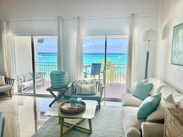 5l Ocean Front By Pool And Bar - Bahamas