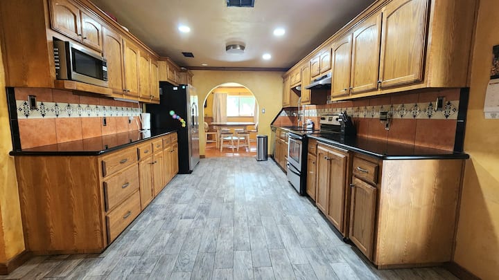 Peaceful 4br Stay W/ Waterfront Fishing - Brownsville, TX