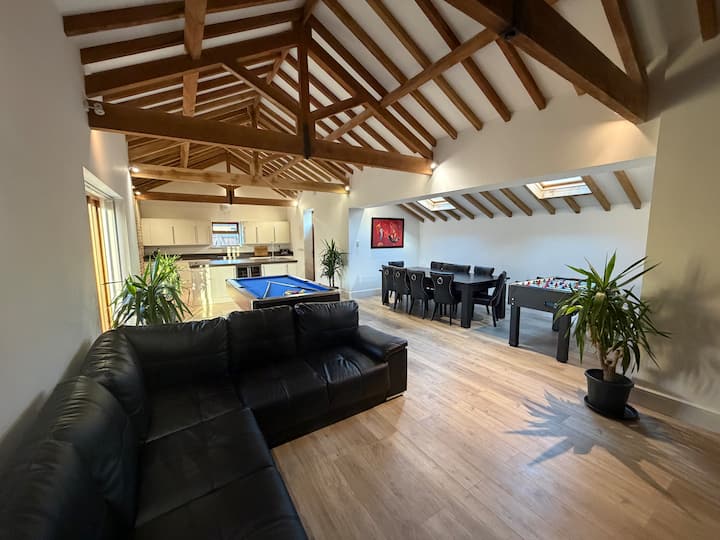 The Old Stables Barn
Pool Table Table Top Football - Cambridgeshire