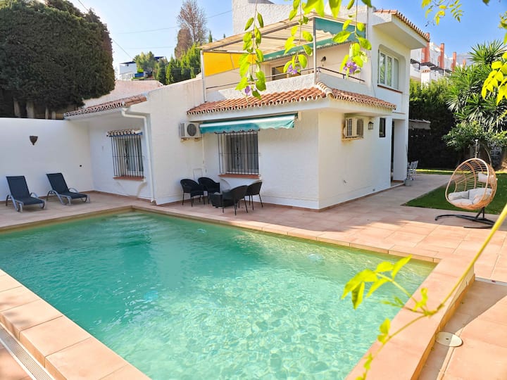 Casa Con Piscina Privada No Comunitaria Fuengirola - Fuengirola