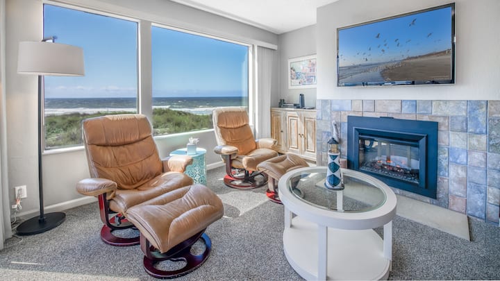 Cozy Coastal Condo Smart Tvs, Views & Beach Access - Watsonville, CA