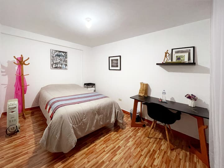 Rooftop 2 - Vista Al Centro De Ollantaytambo - Madre de Dios