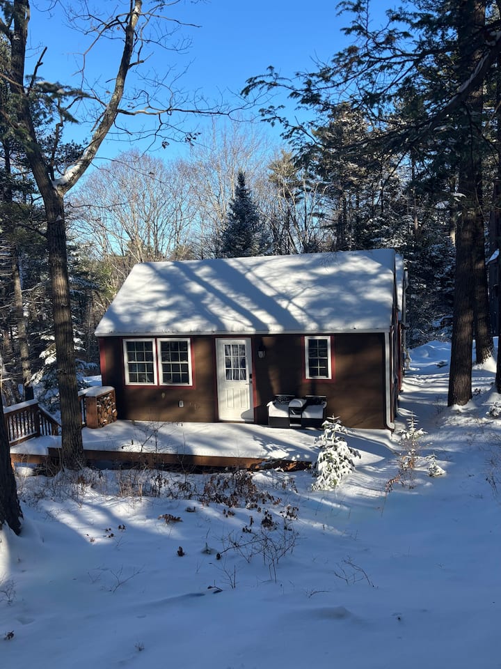 Cozy Woodland Winter Retreat - Yarmouth, ME
