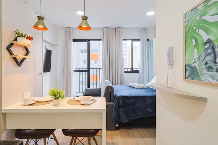 Studio Charmoso Com Piscina Coberta - Curitiba