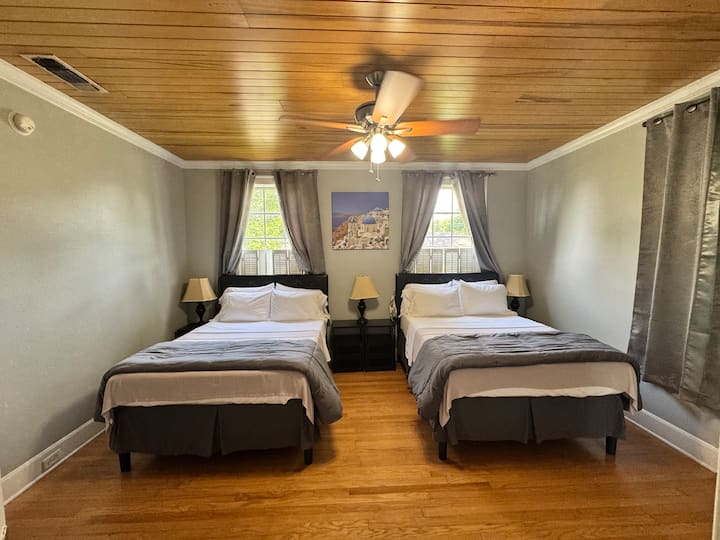 Charming Sunny Home - Nacogdoches, TX