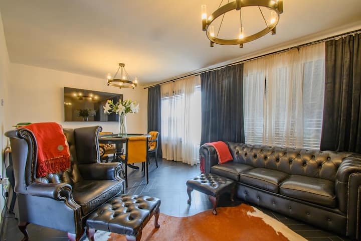 City Superhost, Townhouse & Parking - Salford