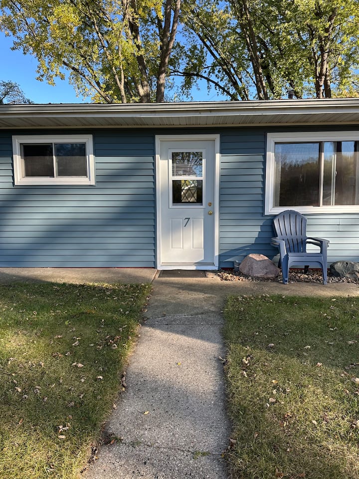 Cabin #7 Adjoined Cabin (2 Night Minimum) - Lake Wisconsin