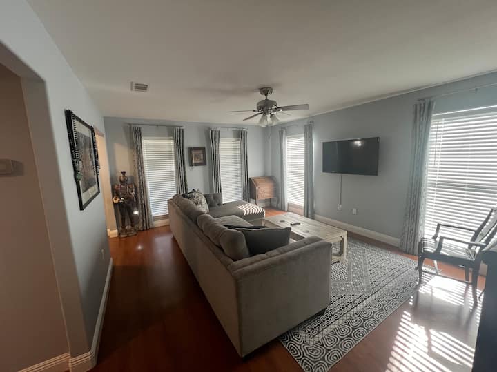 Your Happy Place 
2 Full Bedrooms 2 Full Bathrooms - Chalmette, LA