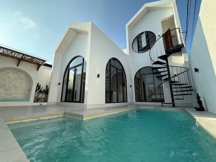 Brand New 2 Bed Villa Pool/tv/ac - Canggu