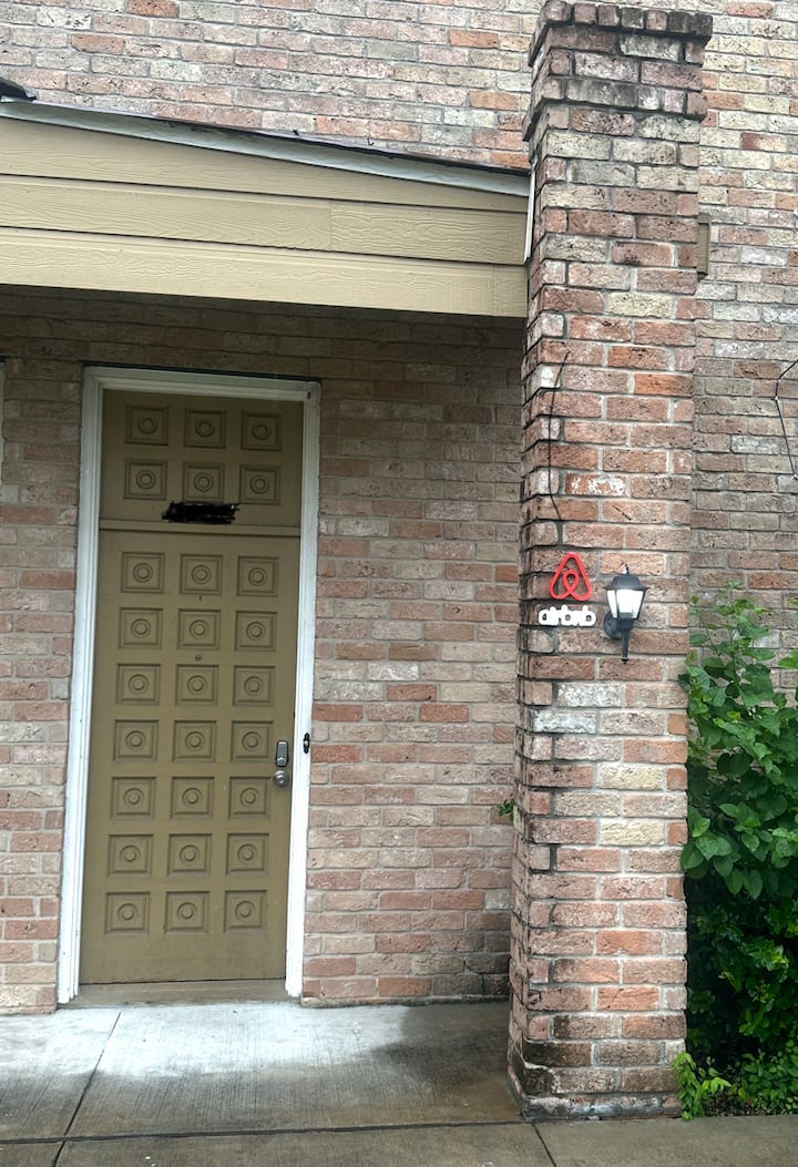 Private Room #1 At Galleria /Free Parking - Houston, TX