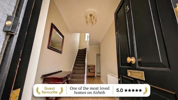 Cosy Town Centre Townhouse - County Offaly