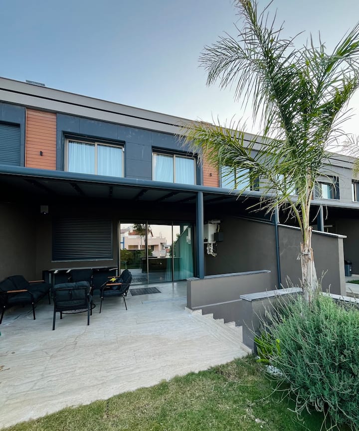 Elegance No:2 - Urla Pier Sea View Villa - Urla
