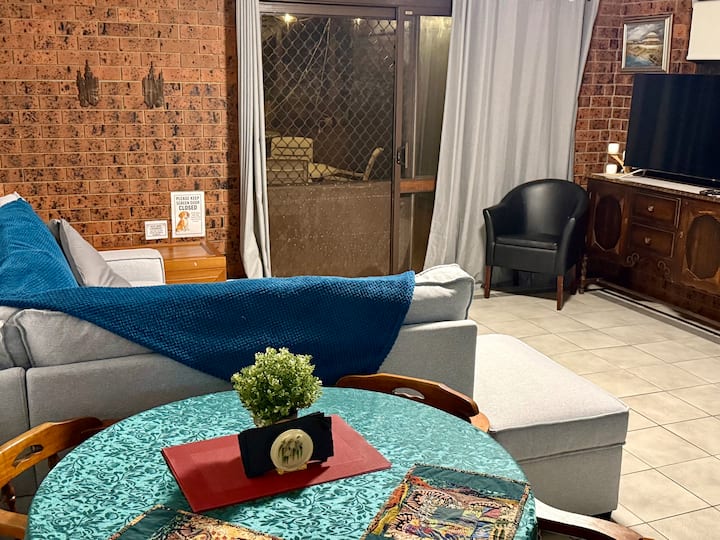 Air-conditioned Stylish 1br Flat + Pool Access - ソールズベリー