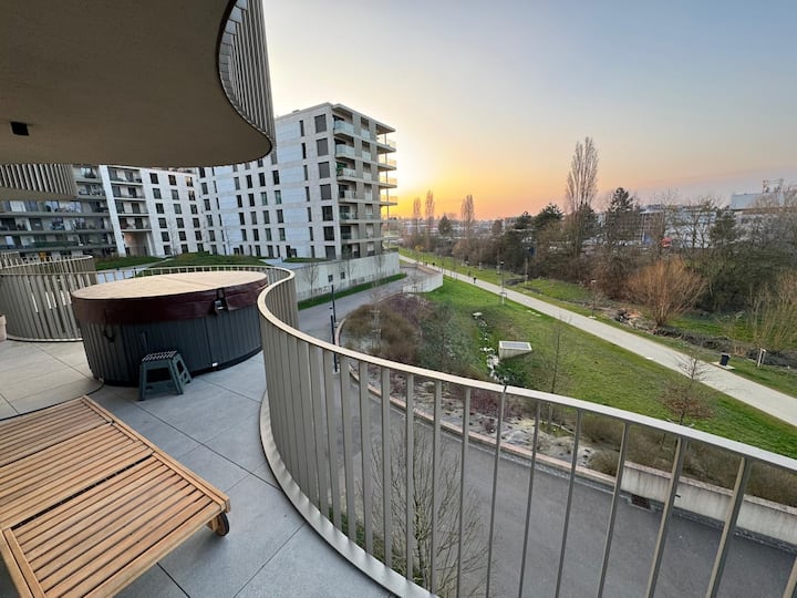 T1 Luxe, Jacuzzi / Vue Sur Parc - Luxembourg