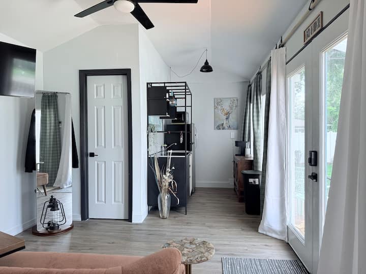 City Life Camping Near Downtown, Airport & More #3 - Tampa, FL