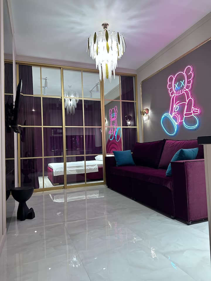 New Mountain View Neon Bear Lux - Kazakhstan