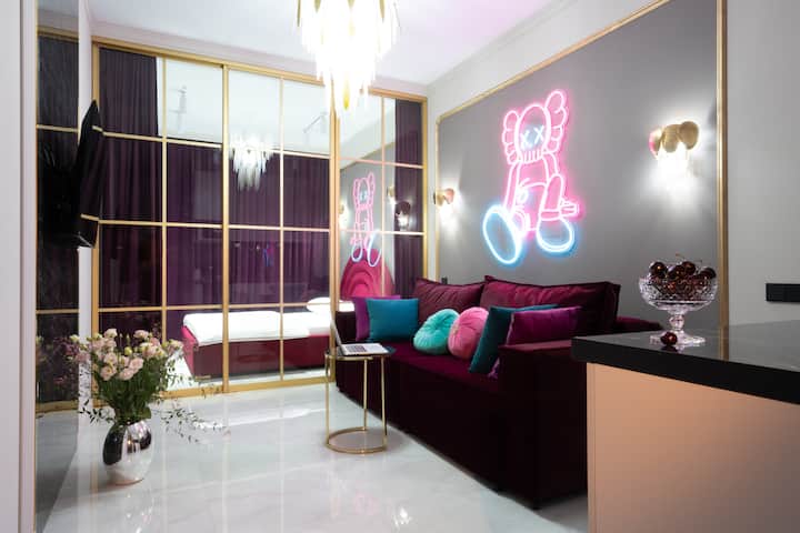 New Mountain View Neon Bear Lux - Kazakhstan