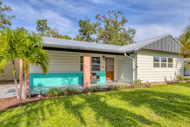 Shells N Pebbles - Sarasota, FL