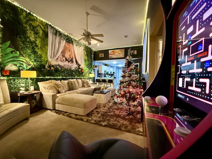 Lionking Theme Oasis,
Luxcinema,fireplace,beach, - ガルフポート, MS