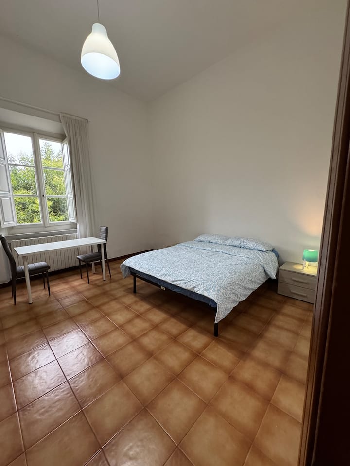 Garden View Queen Room With Shared Bathrooms - Livourne