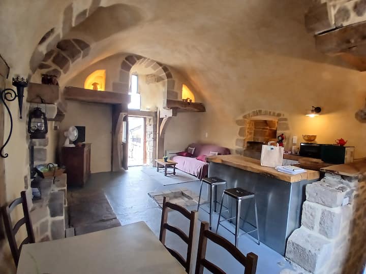 "Le Clou De Malte"
Ancienne Tour Templière - Aveyron