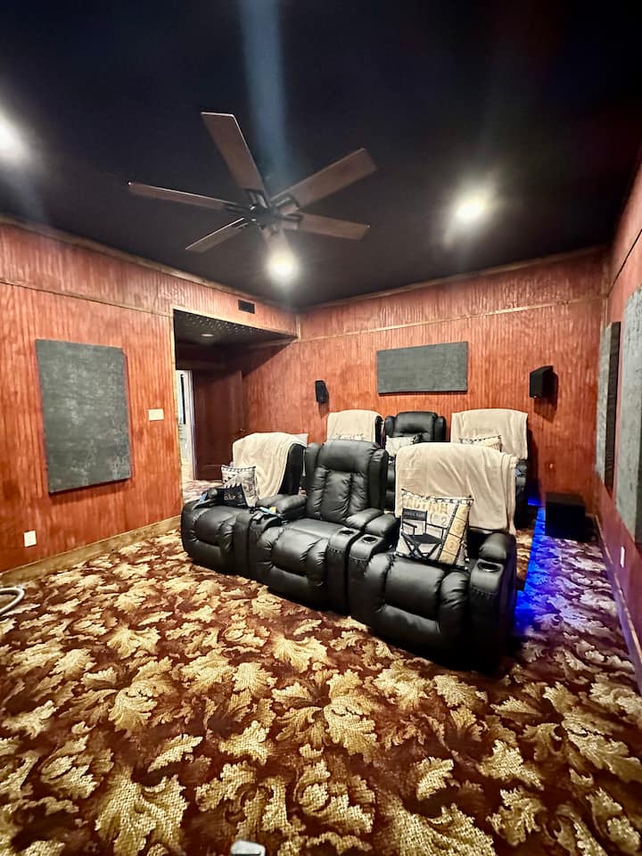 Trestle View Train Depot - Shenandoah, VA