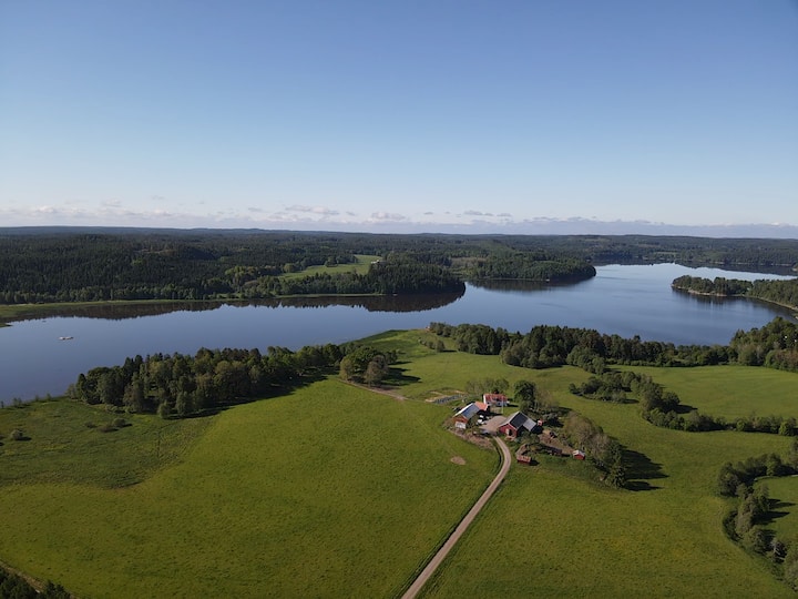 Lägenhet På Gård Med Sjöutsikt - Suède