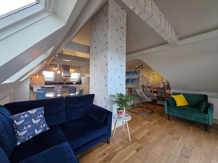 Needles View Seaside Penthouse - Highcliffe