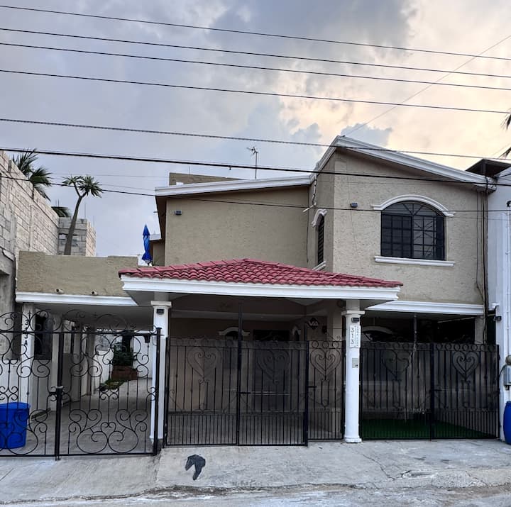 Cómoda Casa Con Terraza Cerca De Playa Miramar. - Tampico, Mexico