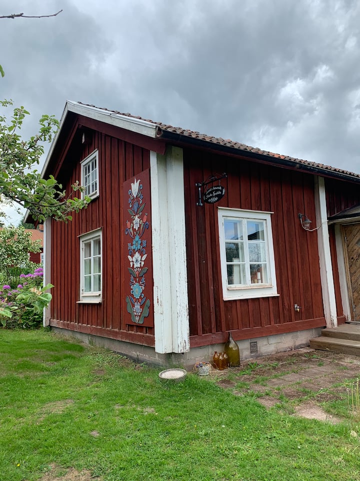 Gäststuga I Vackra Bispberg - Säter