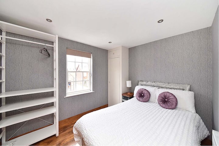 First Floor Central Knutsford Apartment - Knutsford