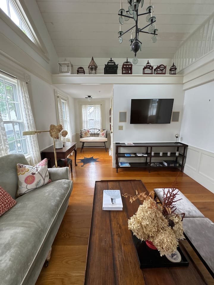 On A Whim - Historical Apartment - Nantucket, MA