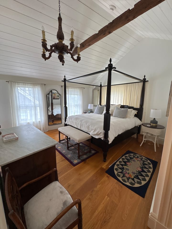 3 Bedroom / 2 Bath (In Town) - Nantucket, MA