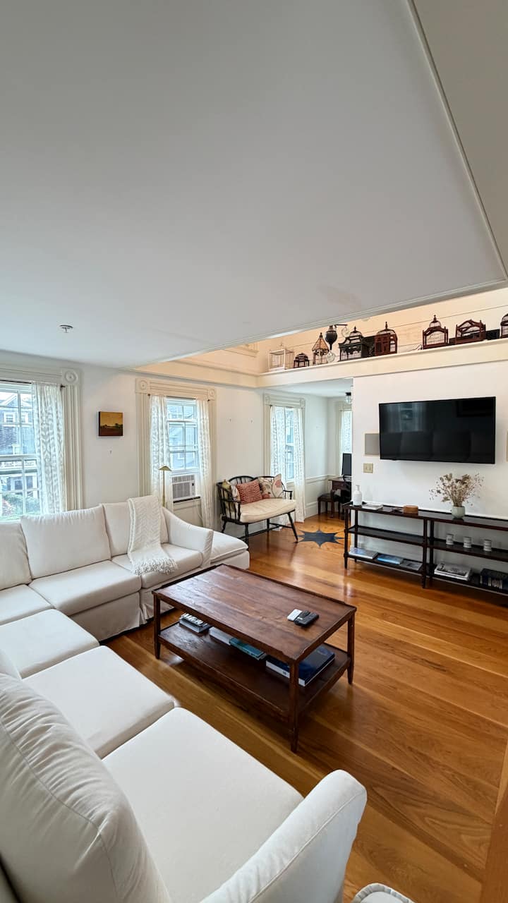 3 Bedroom - Historical Apartment (In Town) - Nantucket, MA